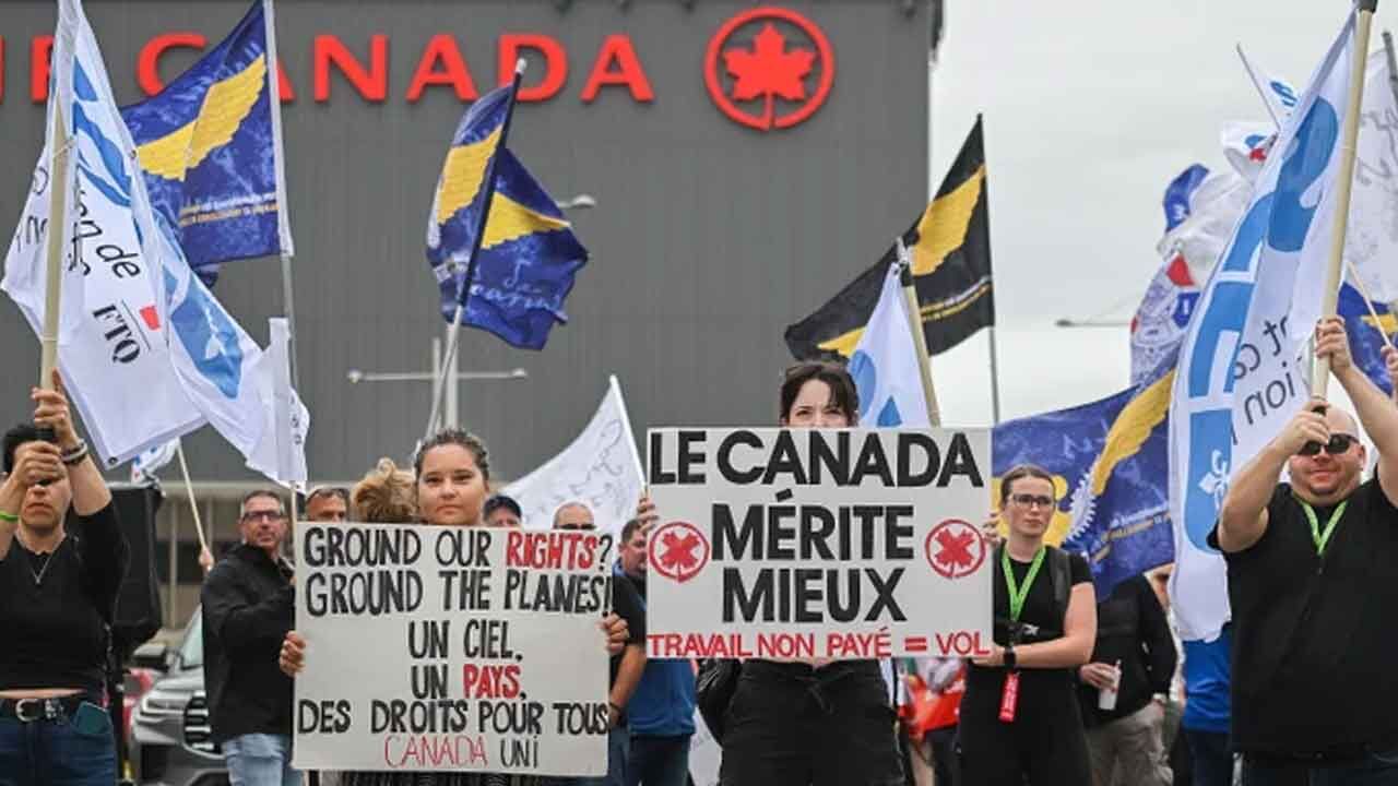 Cabin Crew Pay Dispute Deepens as Air Canada, Union Hold First Talks
