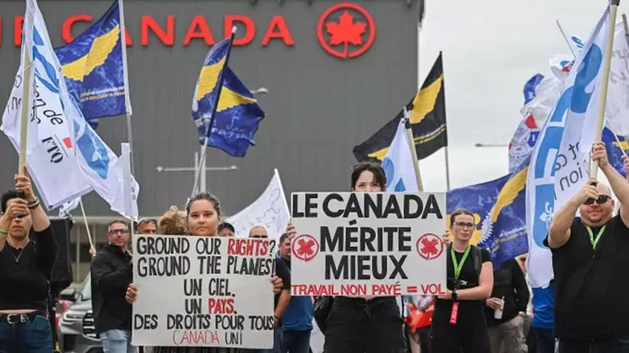 Cabin Crew Pay Dispute Deepens as Air Canada, Union Hold First Talks