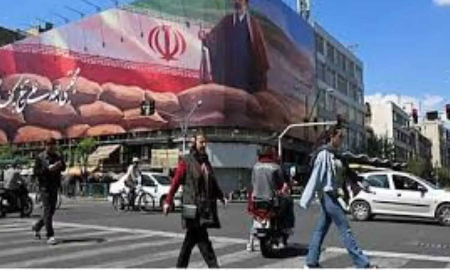 Soaring inflation, plummeting economy test Iran's ability to withstand war