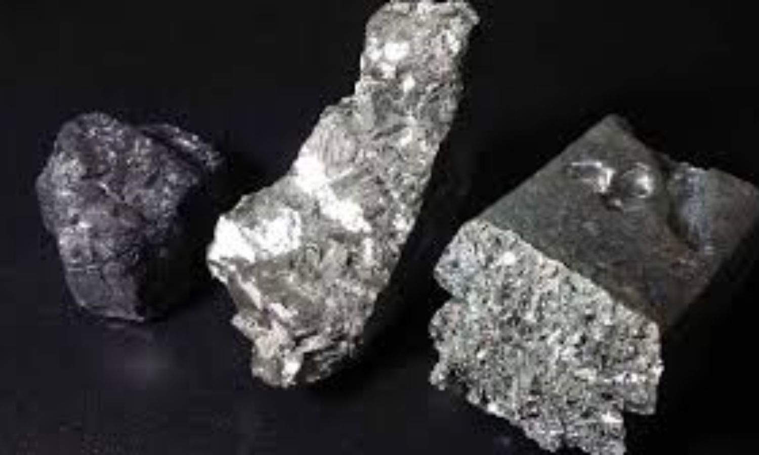 Zinc futures inch up on high demand