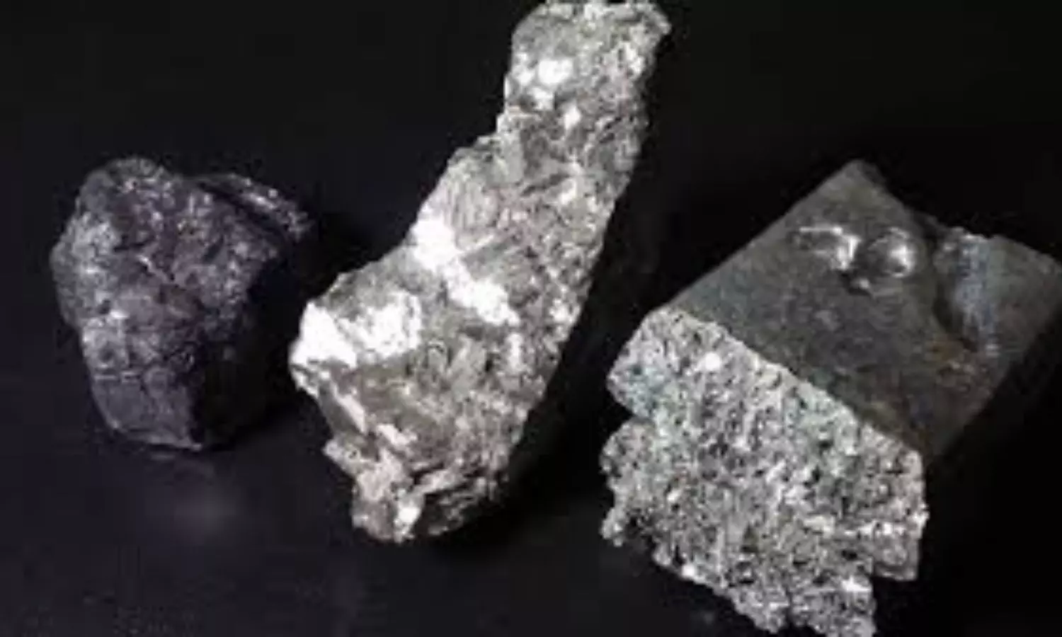 Zinc futures inch up on high demand