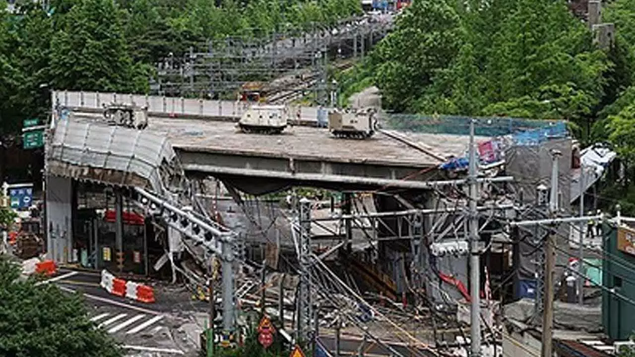 Seoul Launches Massive Investigation After Deadly Overpass Collapse