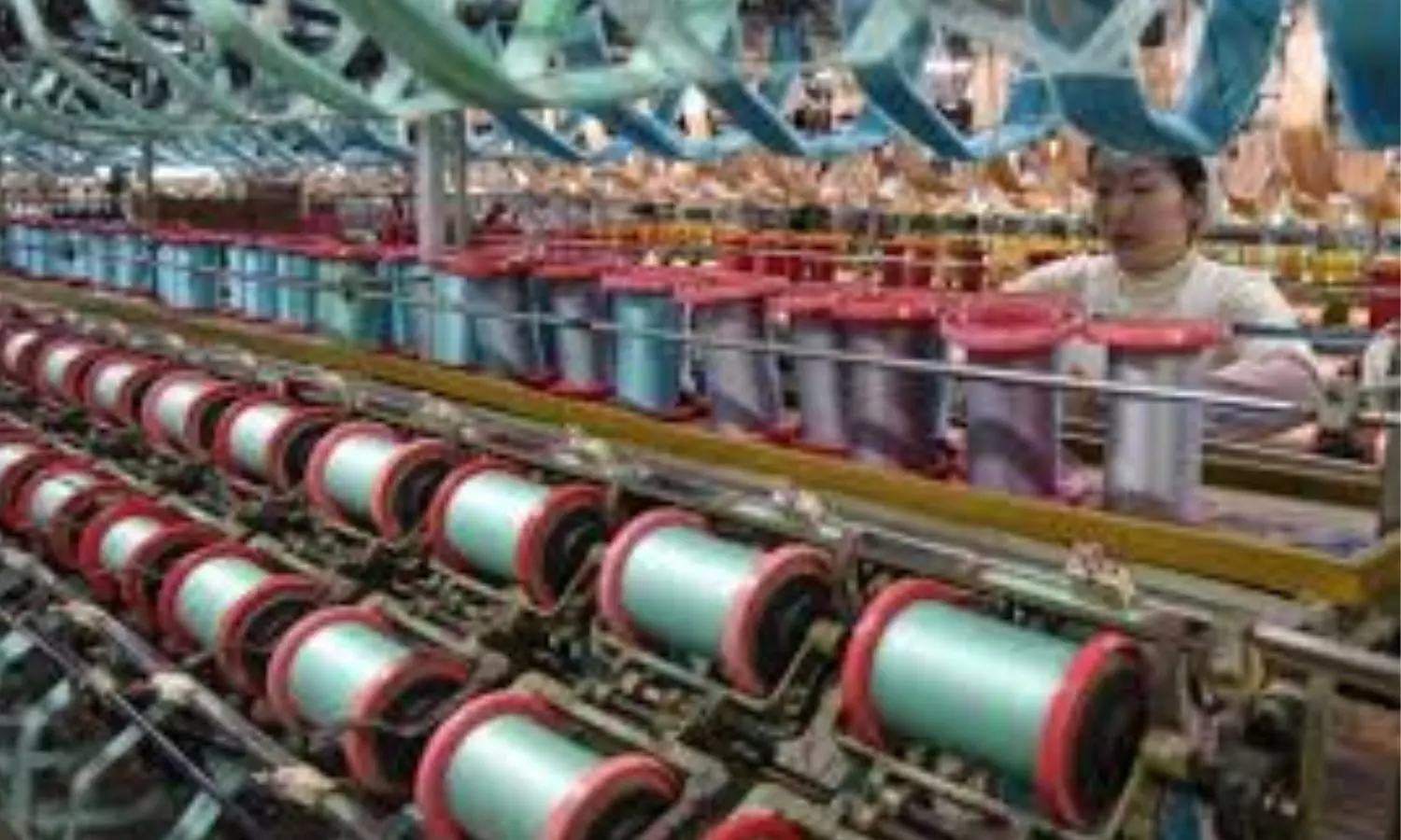 China's factory activity slumps to 3-month low in May: Report
