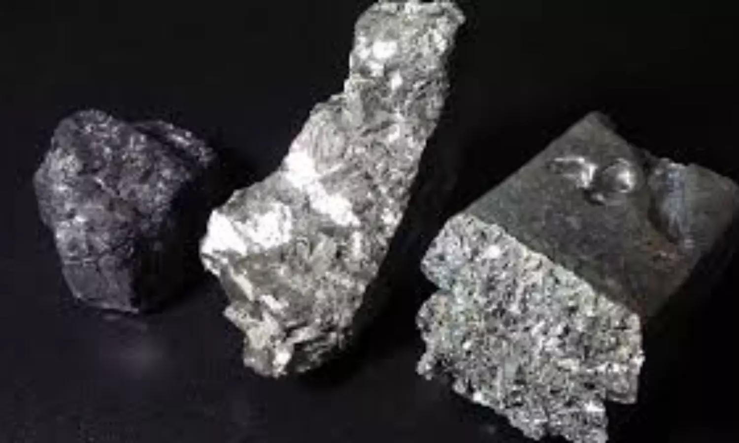 Zinc rises over 1% on strong global cues