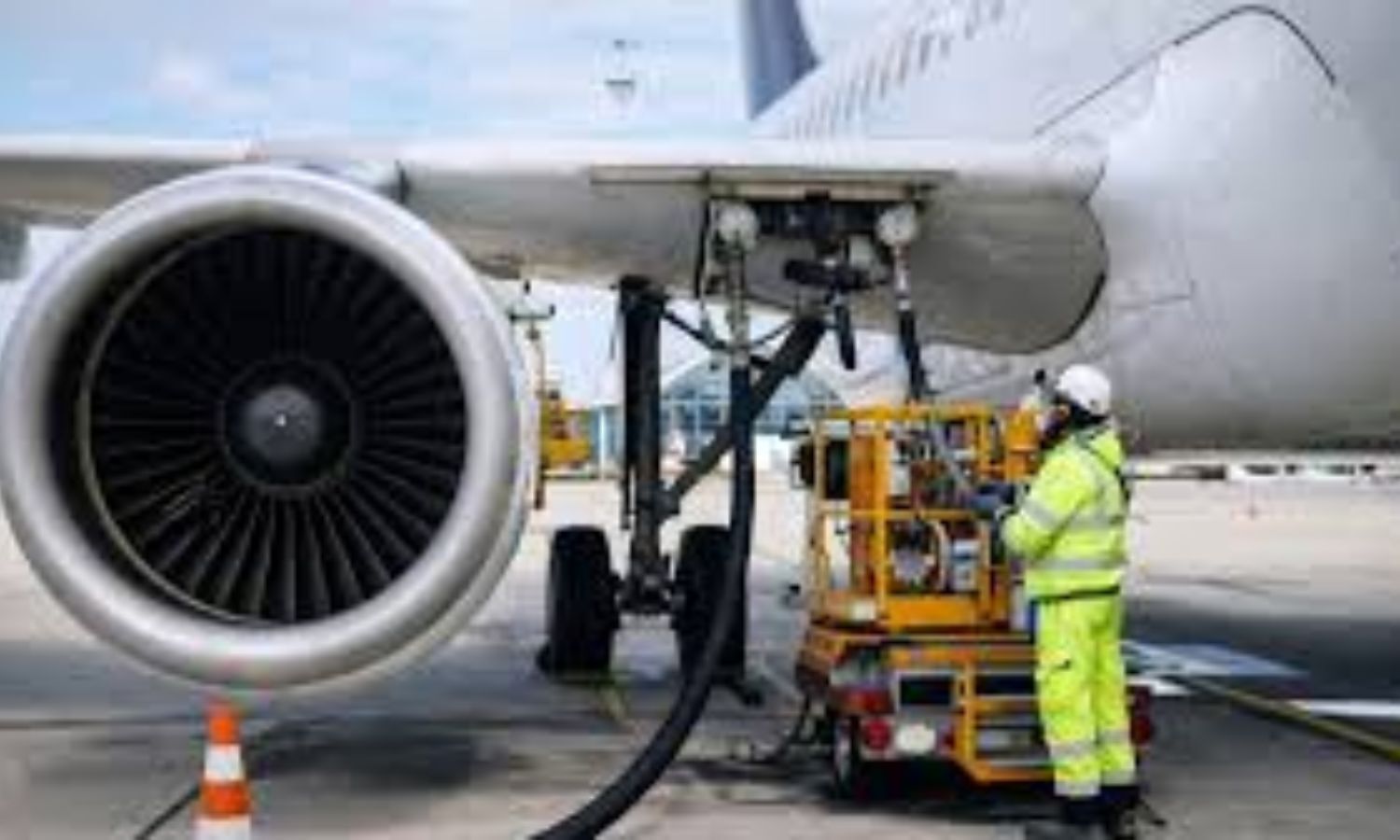 Cabinet clears `10,000 cr lifeline for airlines as jet fuel prices surge