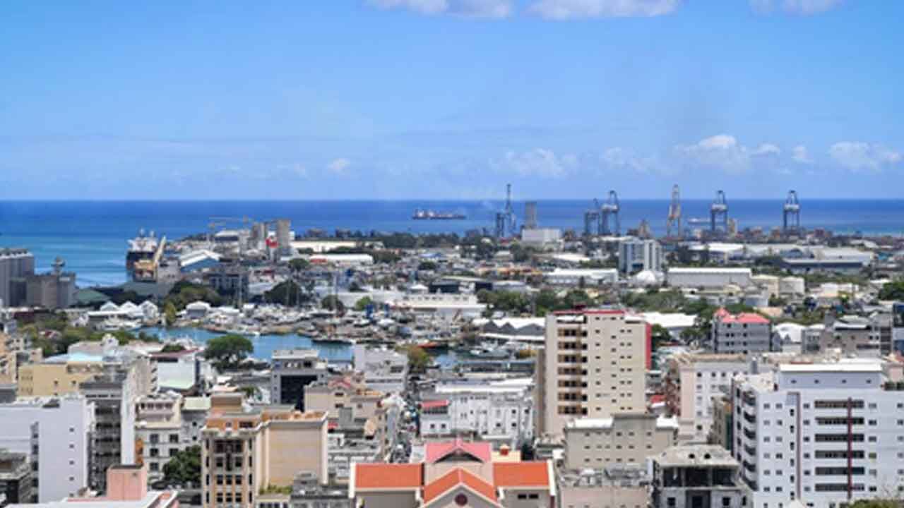 Mauritius limits entry of foreigners following Ebola outbreak