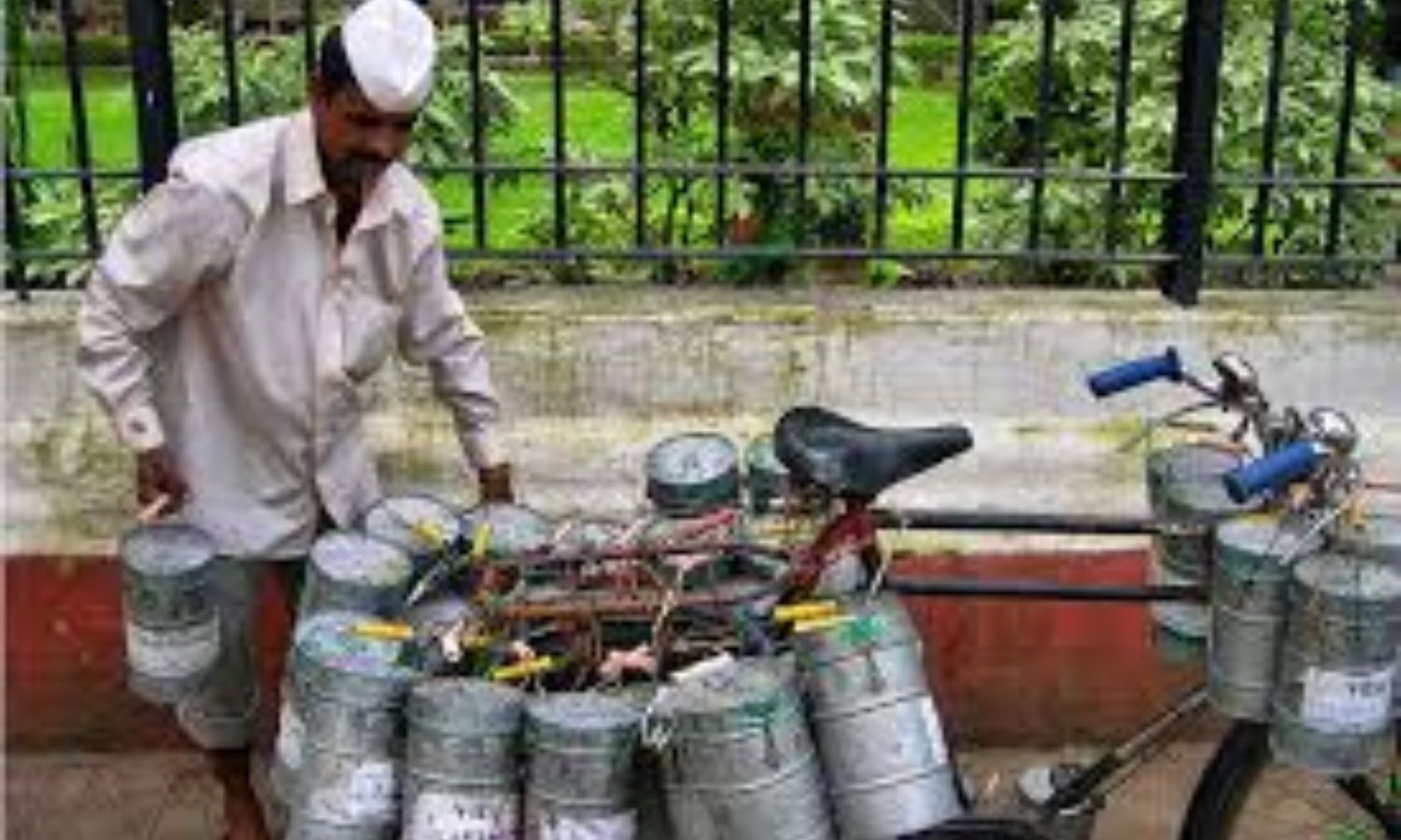 Mumbai’s dabbawalas bet on comeback