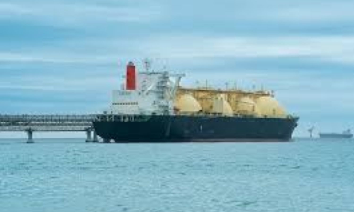 Indian LNG carrier Disha transits Hormuz safely