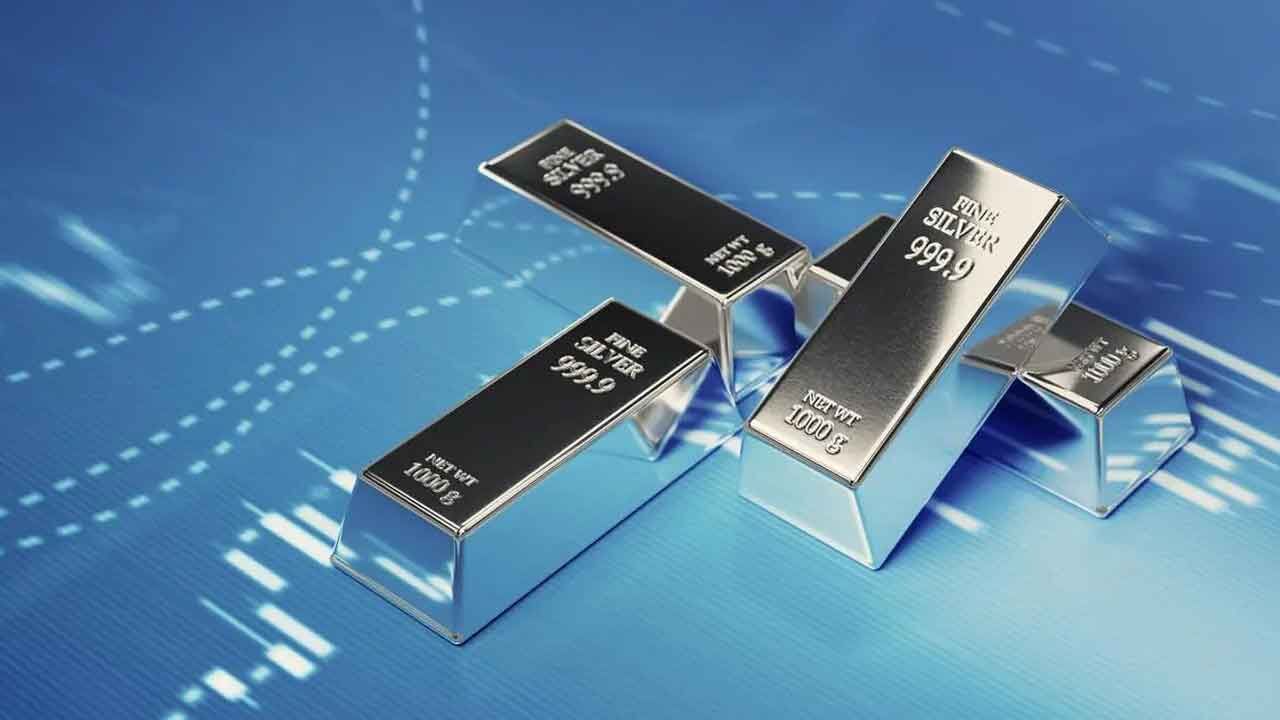 Silver futures sink over 4%